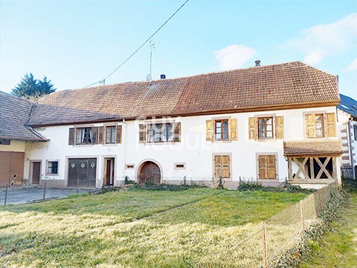 Maison à vendre - Maisonsgoutte - 8 pièces - 3 chambres
