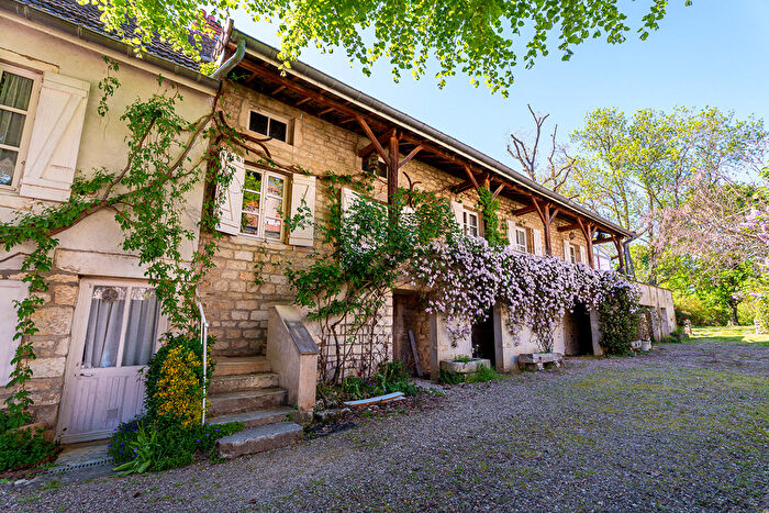 Maison à vendre - Fontaines - 7 pièces - 4 chambres