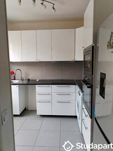 Appartement à louer - Notre Dame, Versailles - 1 pièce - 3 chambres