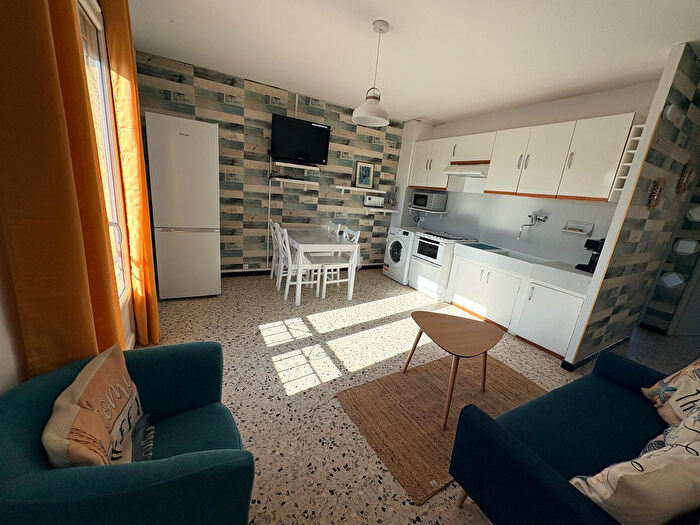 Appartement à louer - Fleury, Saint-Pierre, Les Cabanes - 3 pièces - 2 chambres