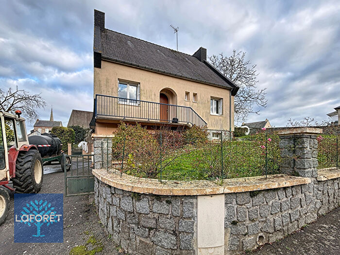 Maison à vendre - La Bazouge-du-Désert - 5 pièces - 3 chambres