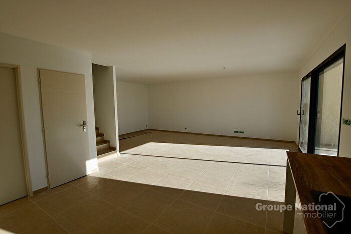 Maison à louer - Camaret-sur-Aigues - 4 pièces - 3 chambres