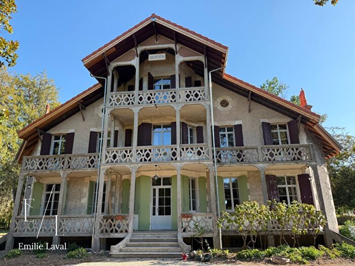 Maison 11 pièces à Pineuilh, à vendre