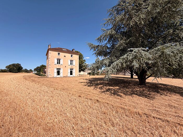 Maison 8 pièces à vendre - Ruffec