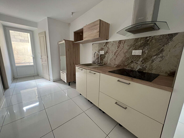 Appartement à louer - Aubenas, Centre-ville - 3 pièces - 2 chambres