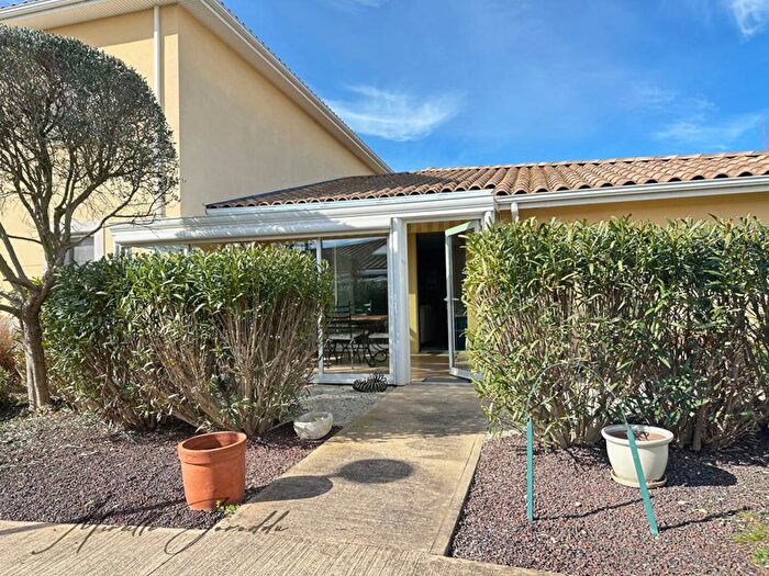 Maison à vendre - Jonquières-Saint-Vincent - 4 pièces - 3 chambres