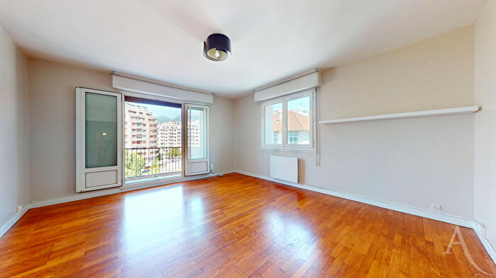 Grenoble, La Capuche, Grands Boulevards : Appartement 3 pièces à vendre