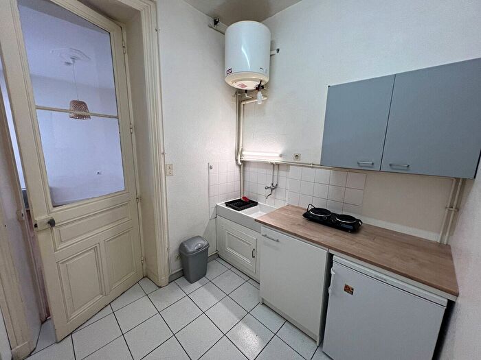 Appartement à louer - Le Centre-Gare, Roanne - 1 pièce