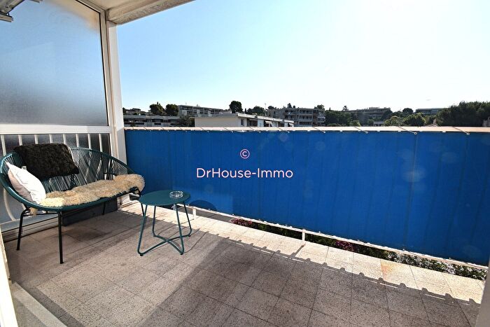 Appartement à vendre - Antibes, Antibes-les-Pins, Trianon, Le Fournel, Peyregoue - 3 pièces - 2 chambres