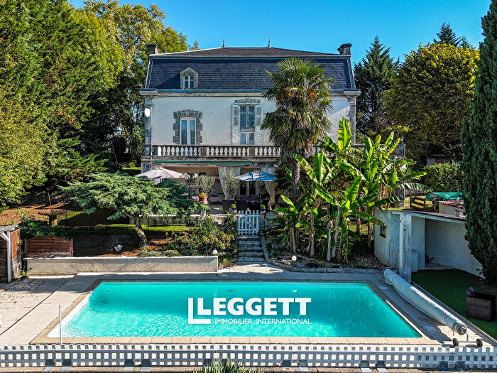 Maison à vendre - Thenon - 12 pièces - 5 chambres