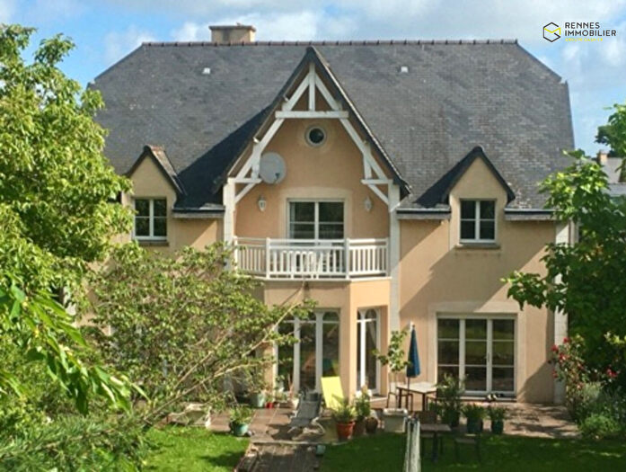 Maison à vendre - Châteaubourg - 10 pièces - 6 chambres