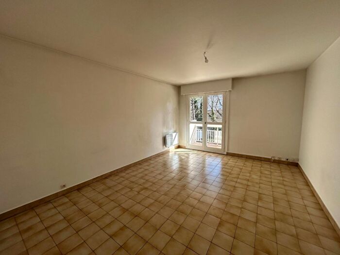 Montbrison, Centre-ville - Appartement 2 pièces à louer