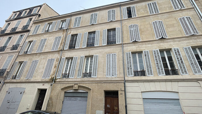 Appartement à vendre - Marseille er , Saint-Charles - 3 pièces - 2 chambres