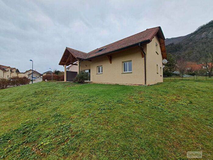 Maison à louer - Culoz-Béon - 6 pièces - 4 chambres