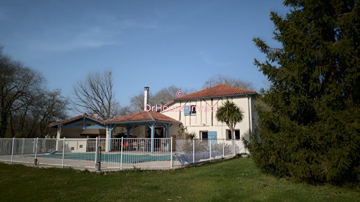 Maison à vendre - Saugnac-et-Cambran - 7 pièces - 5 chambres