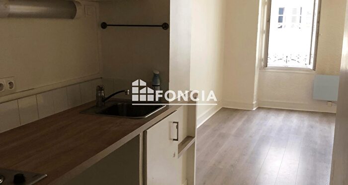 Appartement à vendre - Fontainebleau, Centre-ville - 2 pièces - 1 chambre