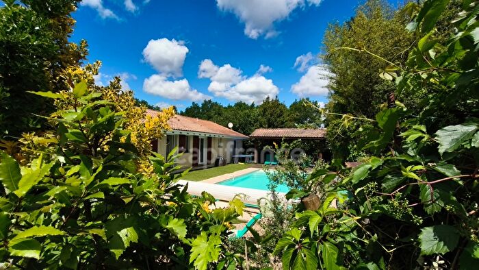 Maison 5 pièces à vendre à Mios