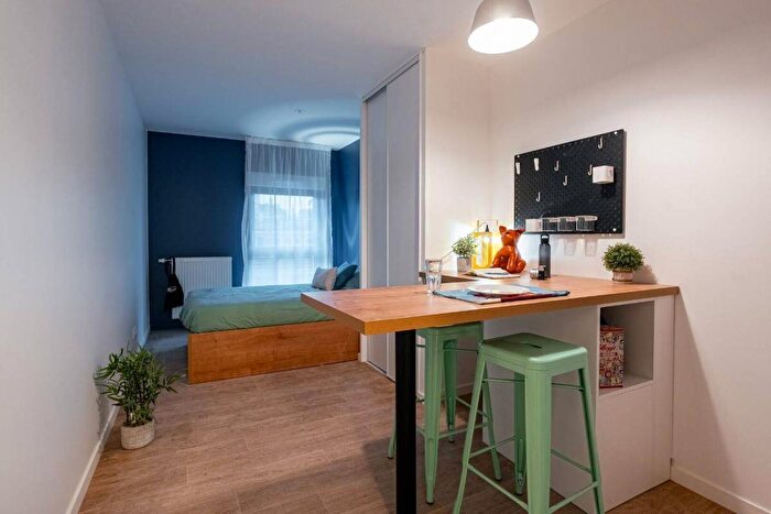Appartement à louer - Centre Ville, Chambéry - 1 pièce