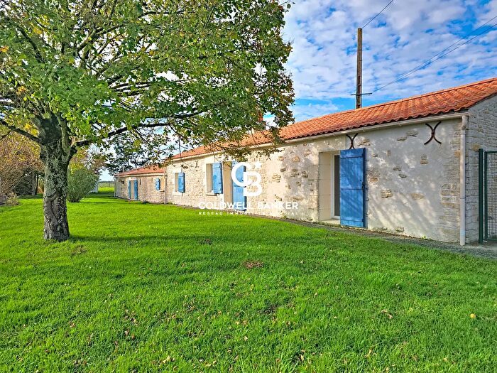 Maison à vendre - Champagné-les-Marais - 6 pièces - 3 chambres