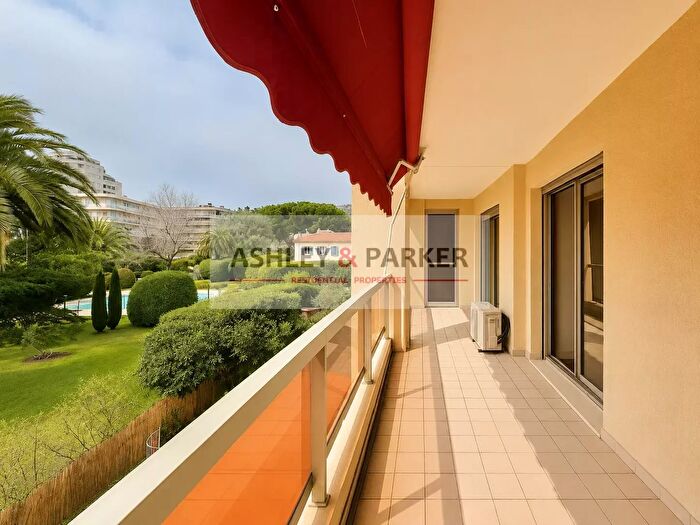 Appartement 2 pièces à Nice, Madeleine, à vendre