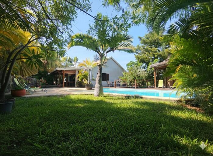 Maison à louer - Saint-Paul, Boucan, Canot - 5 pièces - 4 chambres