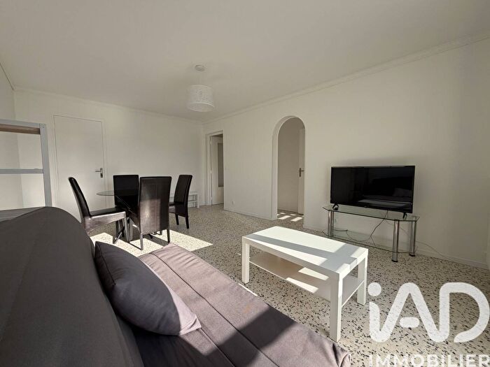 Appartement 1 pièce à louer à Bourg de Saint Thibault, Saint-Thibault-des-Vignes