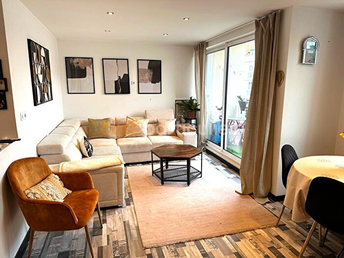 Appartement à vendre - Auxonne - 4 pièces - 3 chambres