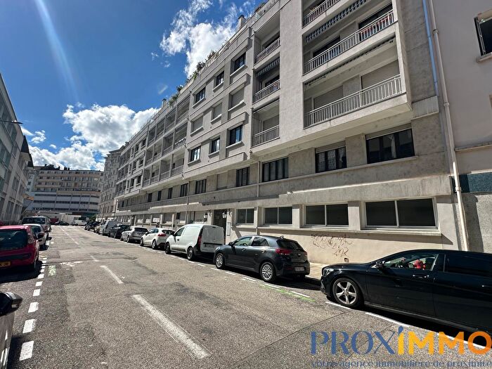 Grenoble, La Capuche, Grands Boulevards : Appartement 2 pièces à vendre