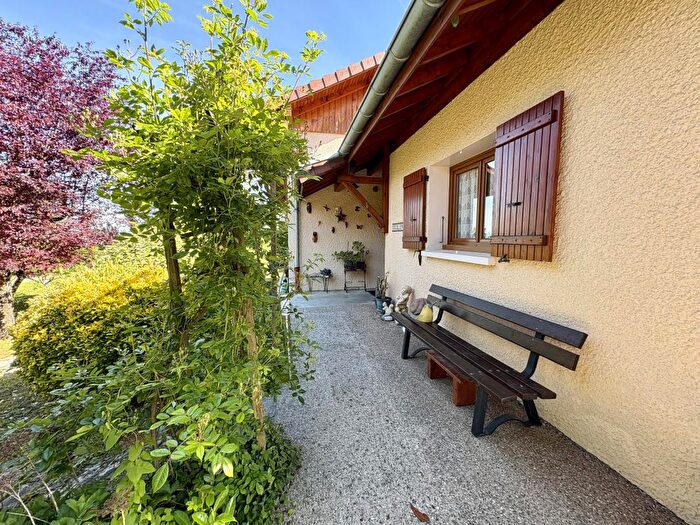 Maison 8 pièces à Gruffy, à vendre