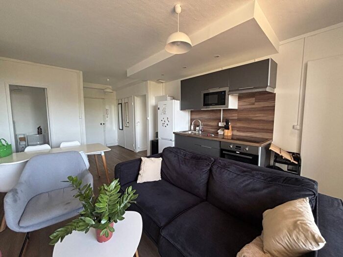 Appartement à louer - Naudet, Gradignan - 4 pièces - 3 chambres