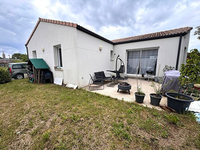 Port-Saint-Père : Maison 4 pièces à louer