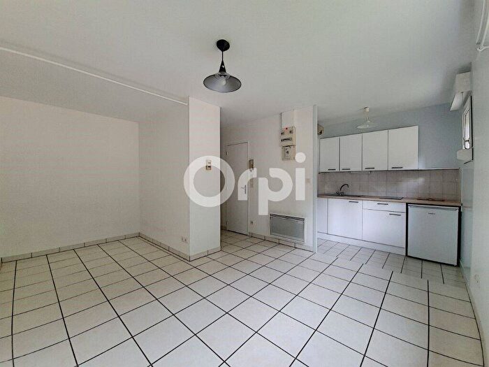 Appartement à louer - Cigogne, Orléans - 1 pièce