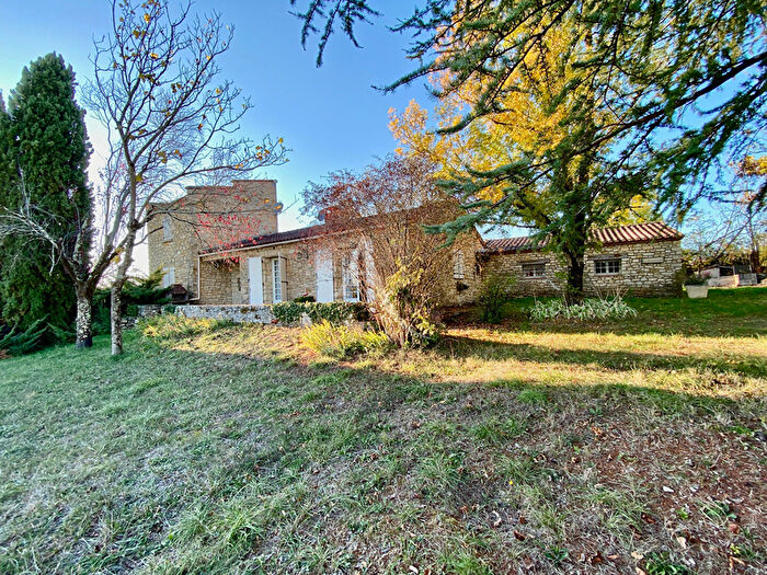 Maison à vendre - Montayral - 9 pièces - 5 chambres