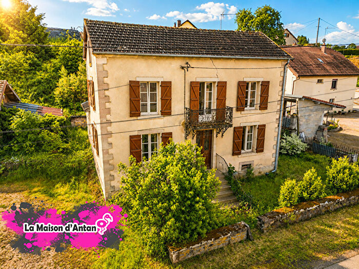 Maison 9 pièces à vendre à Fougerolles