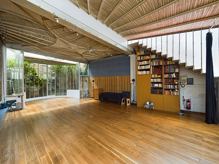 Maison à vendre - Paris e , Télégraphe, Pelleport, Saint-Fargeau - 9 pièces - 4 chambres