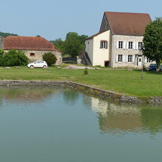 Maison à vendre - Clamerey - 9 pièces - 6 chambres