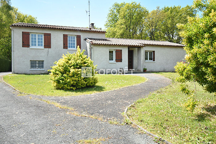 Maison à louer - Fontcouverte - 6 pièces - 4 chambres