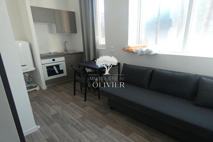 Apt : Appartement 1 pièce à louer