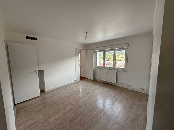 Appartement à louer - Bellignat - 5 pièces - 4 chambres