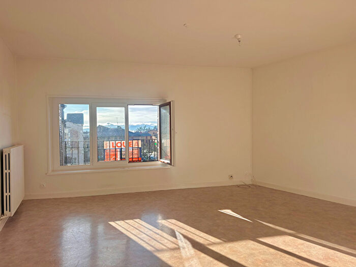 Appartement à louer - Le Bois-dOingt - 3 pièces - 2 chambres