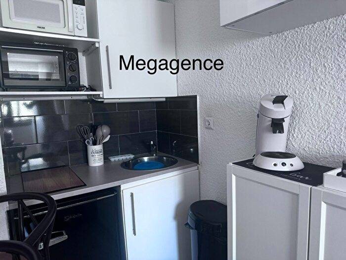 Bormes-les-Mimosas, La Favière, Le Gau, Cap-Bénet, Cabasson, Plages : Appartement 1 pièce à vendre