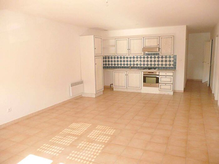 Appartement 4 pièces à Mallemort, à louer