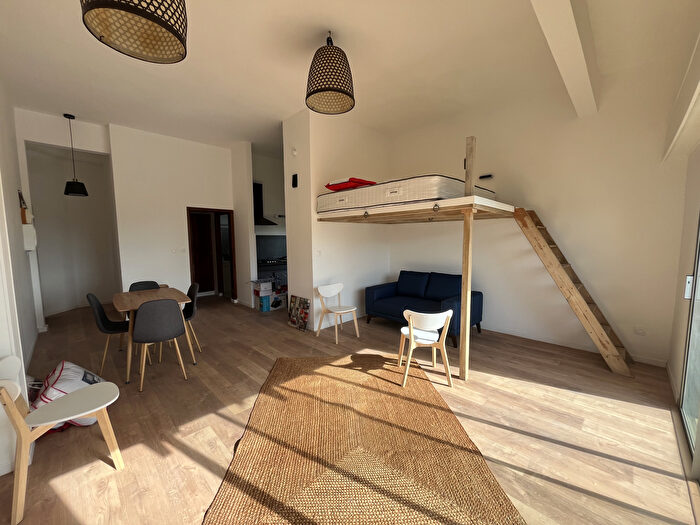Appartement 1 pièce à louer à Saint-Paul, Centre-ville, Etang