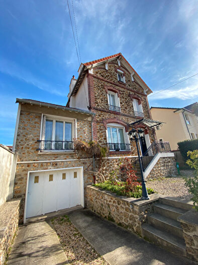 Maison à vendre - Le Raincy, Montfermeil, Grands Côteaux - 8 pièces - 4 chambres