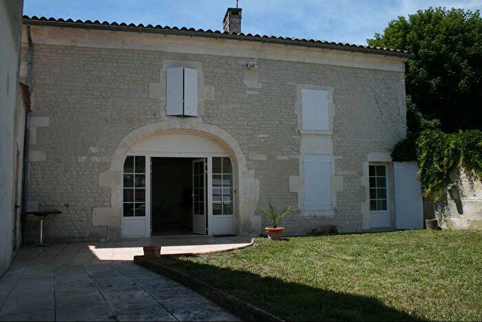 Maison à louer - Mainxe - 4 pièces - 2 chambres