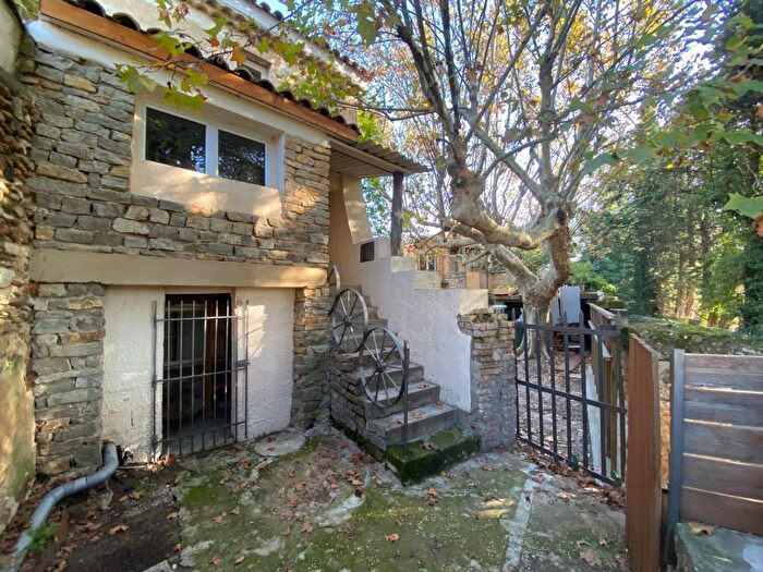 Domazan : Maison 4 pièces à louer