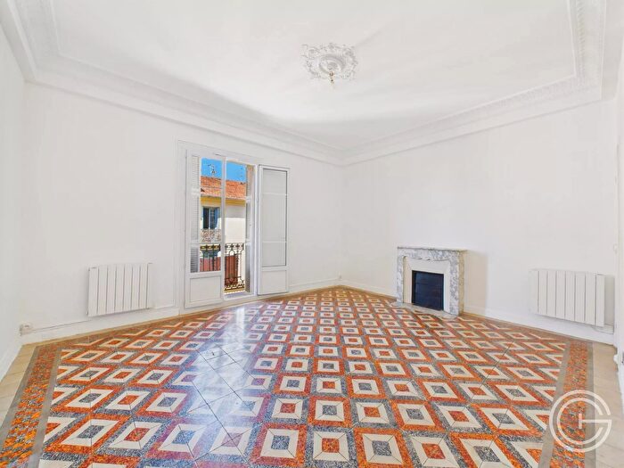 Nice, Acropolis, République : Appartement 4 pièces à louer