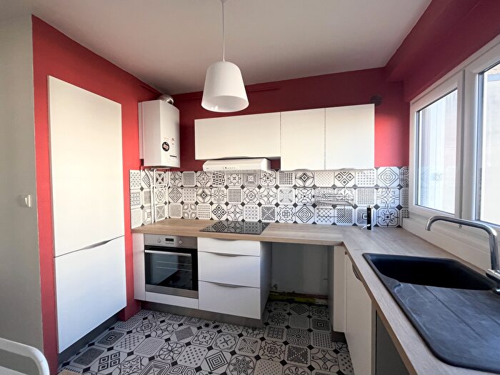 Appartement à louer - Limoges, Centre-ville, Hôtel de Ville, Emailleurs - 3 pièces - 2 chambres