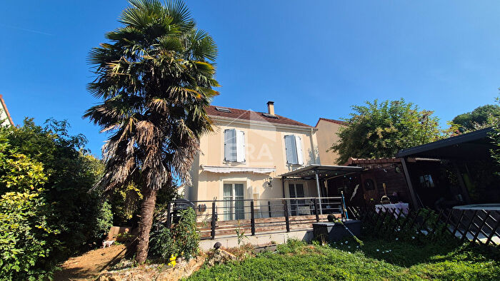 Maison 6 pièces à Brie-Comte-Robert, Centre-ville, à vendre