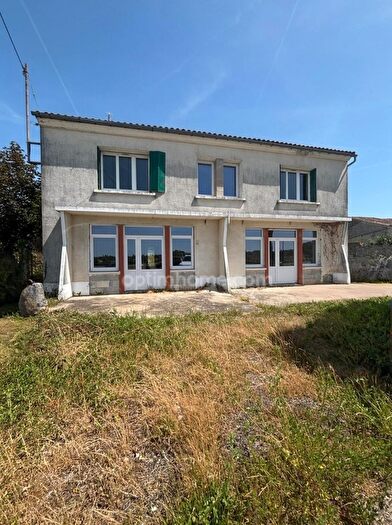 Moulidars : Maison 8 pièces à vendre
